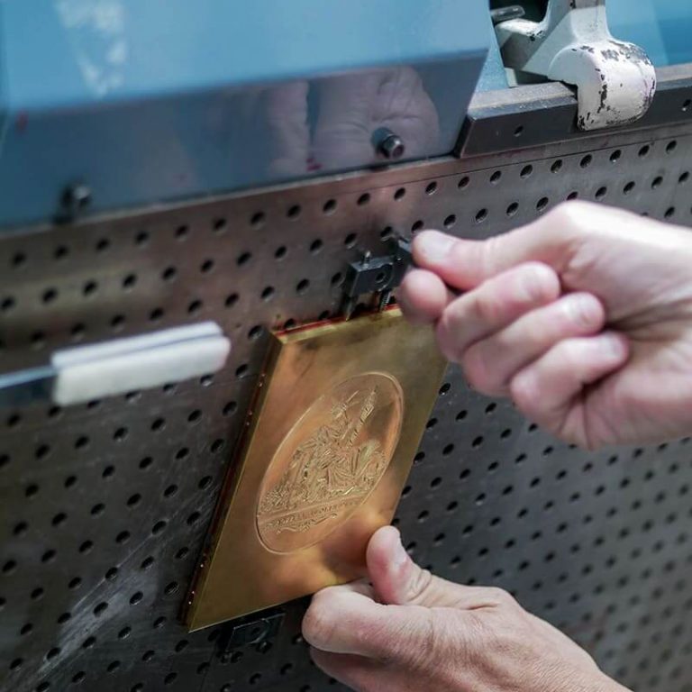 calage-cliche-dorure - Romefort Imprimeurs